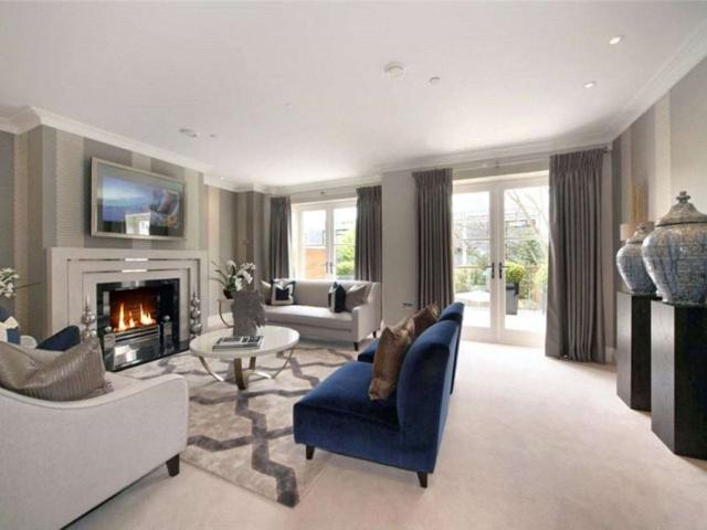 A very high specification and fully furnished townhouse in a secure gated development overlooking The Long Walk in Windsor