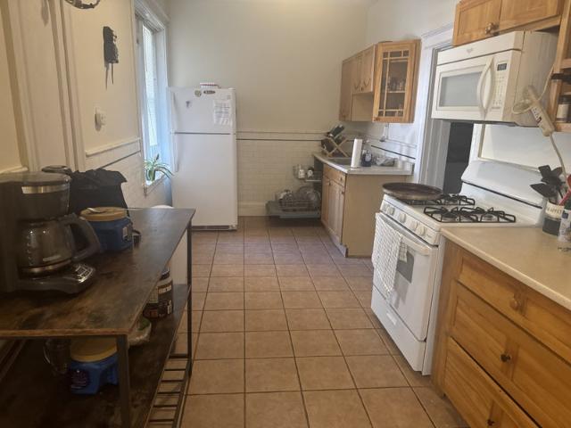 A Very Large Rm, At T Station, Nr whole Food,Shops