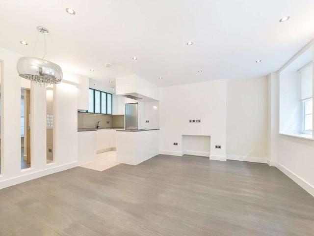 A very well presented 1 bedroom apartment on Montagu Square