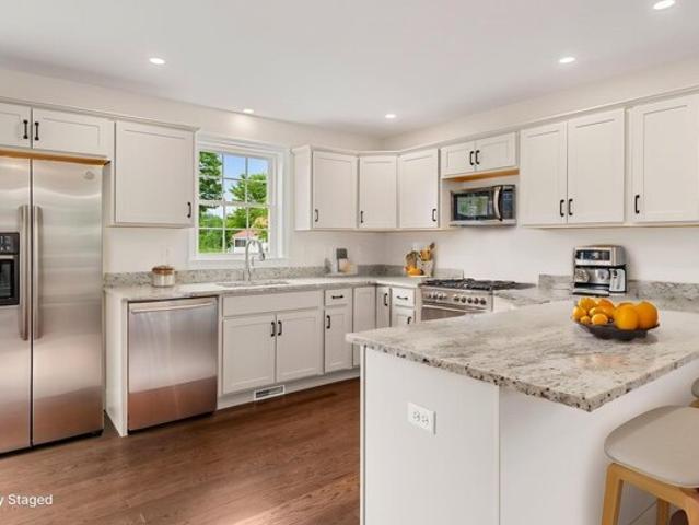 A Violette Dr, Epping, Condo For Sale