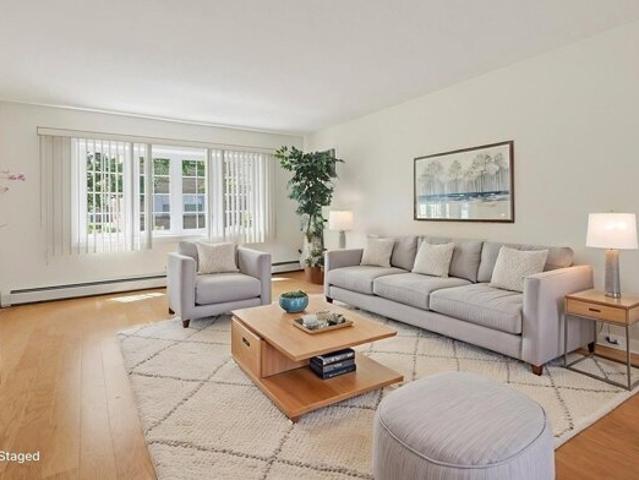 A Washington Park Dr Apt,andover, Condo For Sale