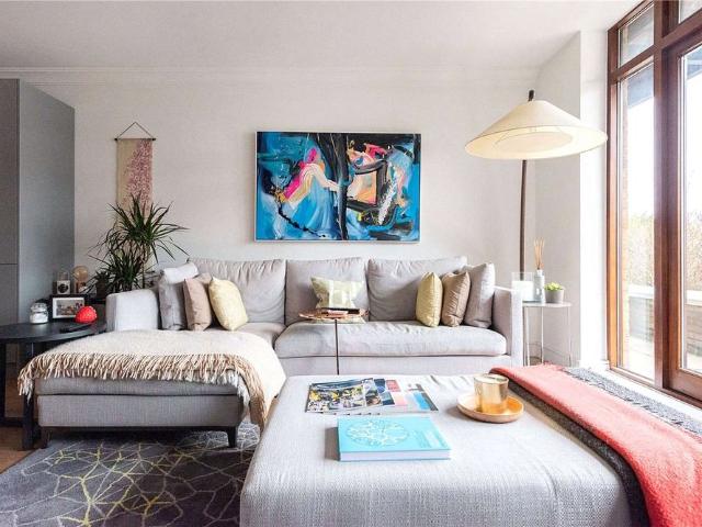 A well appointed two bedroom apartment situated on the ground floor of this prestigious development located in the heart of St Katharine Docks