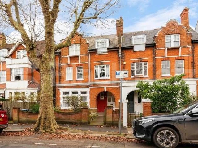 A well presented one bedroom apartment located on the sought after Dartmouth Road, NW2