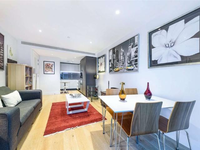 A well presented one bedroom apartment on the fourth floor of this popular riverside development