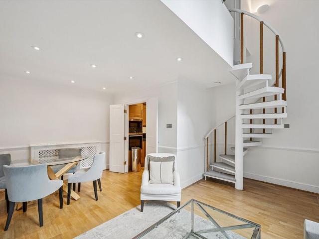 A well presented one bedroom flat for short let in a gated development in the heart of Belgravia, SW1W