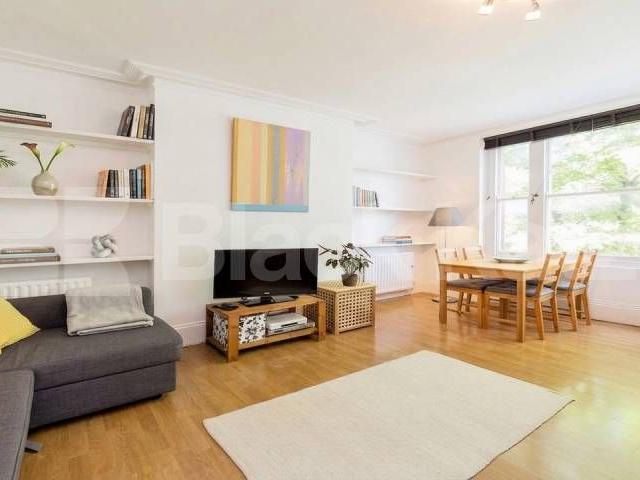 A well presented one bedroom flat situated on the sought after Elgin Avenue, W9