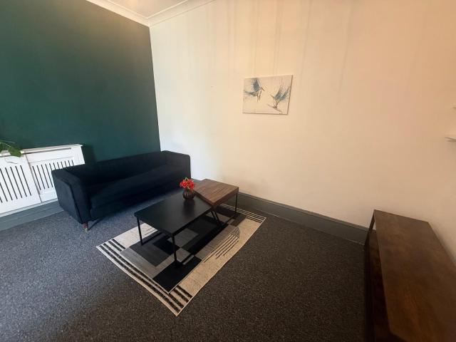 A well presented one bedroom ground floor flat located in Derby city centre