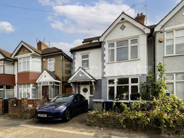 A well presented and spacious two bedroom property situated on the popular Geary Road, offering generous living accommodation throughout and available immediately