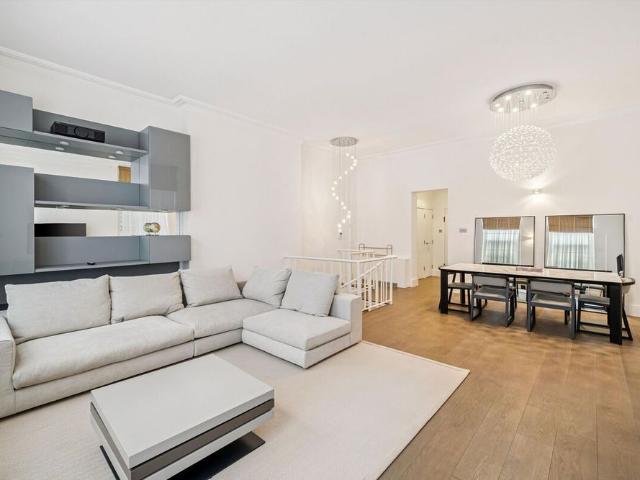 A well presented duplex two bedroom apartment to rent in Knightsbridge, SW1X