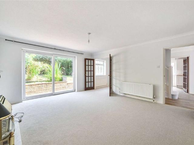 A well presented detached family home situated in the sought after village of Kings Worthy
