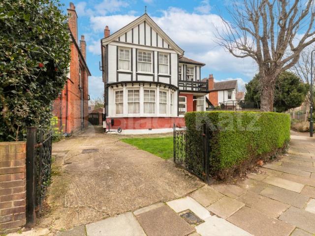 A well presented furnished one bedroom garden flat situated on Dartmouth Road, in the popular Kilburn area