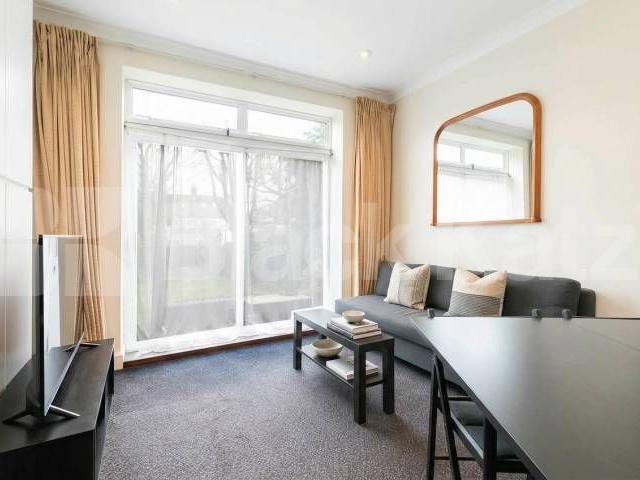 A well presented furnished one bedroom garden flat situated on Dartmouth Road, in the popular Kilburn area