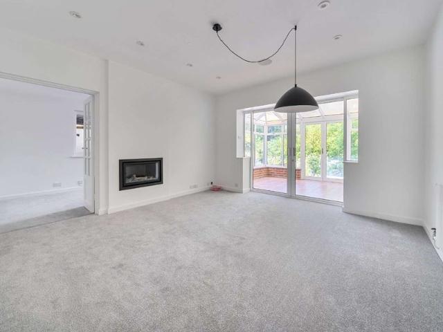 A well presented family home on an exclusive private road ideal for town and station