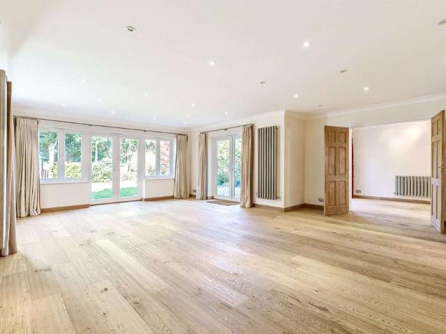 A well presented family home set in a popular Sevenoaks location