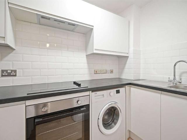 A well presented ground floor one bedroom apartment in Watford. Available 24th June and offered unfurnished