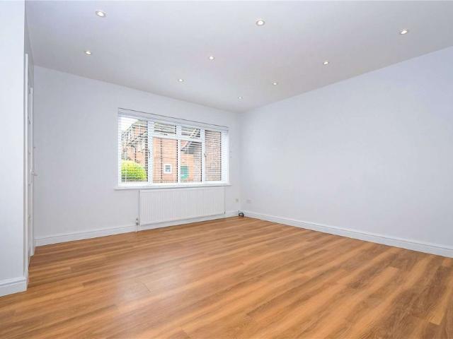 A well presented house in the heart of Eton, just off the High Street, with courtyard garden, garage and communal riverside gardens