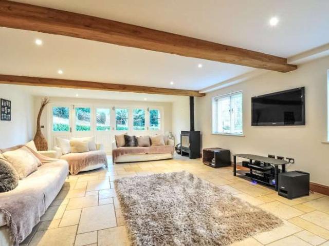 A well presented Kentish oast house overlooking the gardens of Chartwell House