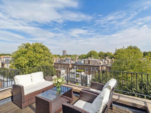 A well presented two bedroom maisonette with a private terrace, available for short let in prime Chelsea SW10