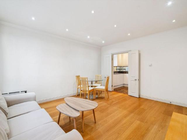 A well presented two bedroom apartment to rent in the heart of Belgravia, SW1W