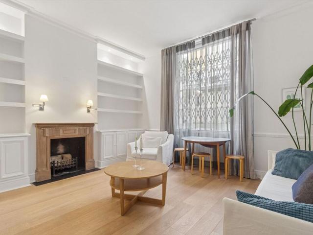 A well presented two bedroom apartment to rent in the heart of Knightsbridge, SW3