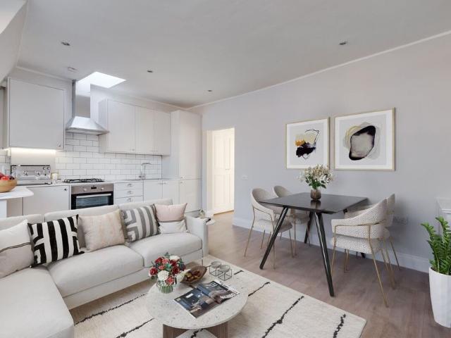 A well presented two bedroom apartment with a roof terrace on Broomhouse Road, Fulham SW6