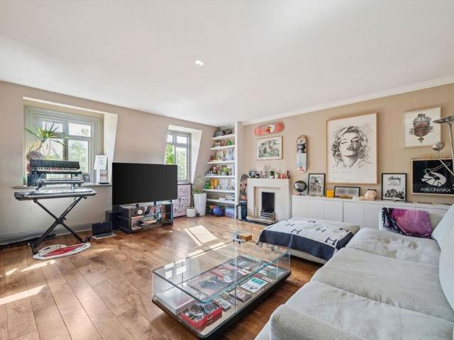 A well presented two bedroom apartment in Knightsbridge, SW1X