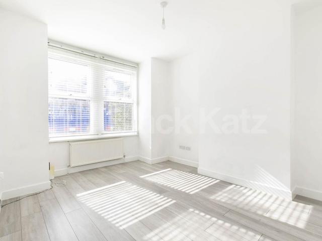 A well presented two bedroom garden flat ideally located on Deacon Road, NW2