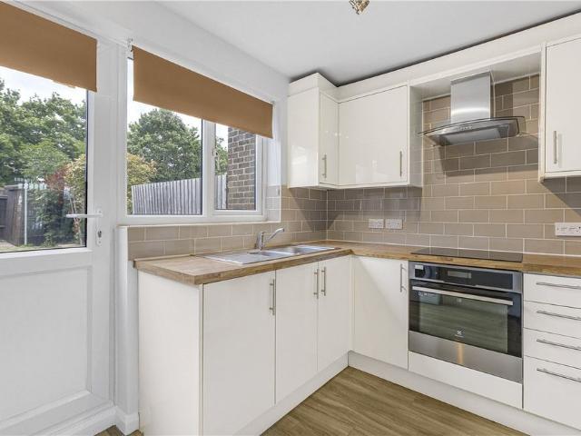 A well presented terraced house in this convenient location
