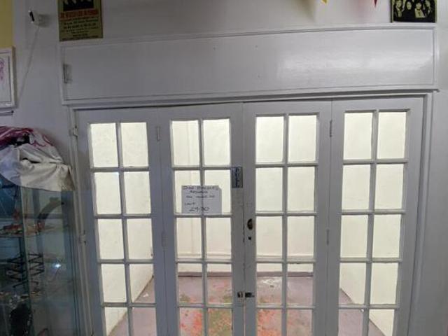 A Wood Street, Walthamstow, Shop For Rent