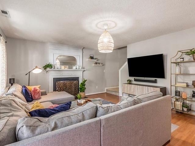 A wonderful home convenient to Duke, UNC Chapel Hill, I 40, Southpoint Mall, RTP! Easy walk to the American Tobacco Trail. Fresh decorator paint colors, vinyl plank flooring in kitchen and bathrooms.