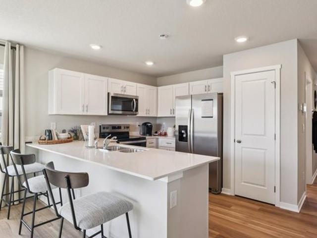 A 102 2 E 50th Ct, Des Moines, IA 50317