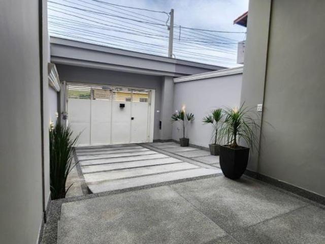 A.102 SOBRADO MARAVILHOSO ACABAMENTO DE PRIMEIRA ARUJA SP