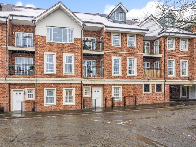 A 1 bed Ground Floor Flat in Peach Street, Wokingham, Berkshire