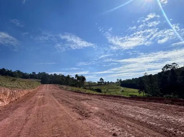A 1h de SP – lote 500m² em condomínio fechado em Ibiúna!