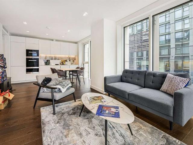 A 2 bed furnished flat close to the Southbank and Waterloo Station