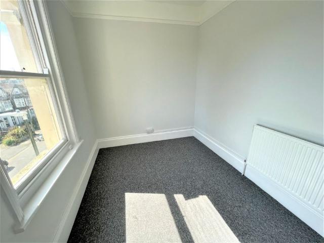 A 2 Bedroom Apartment Instruction to Let in Bexhill on Sea