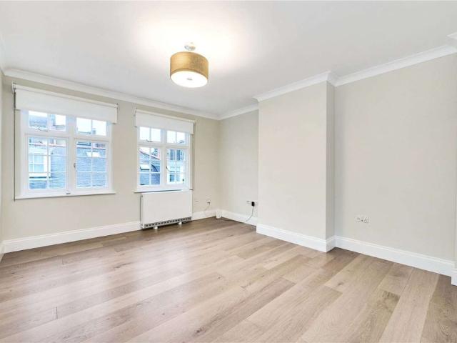 A 2 bedroom flat in this highly desired mews house centrally located in Marylebone