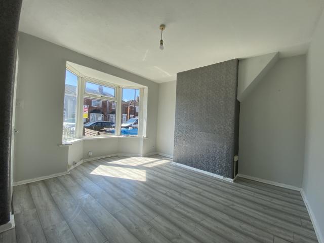 a 2 bedroomed terraced property located on mayvillle avenue hull hu8 8ez
