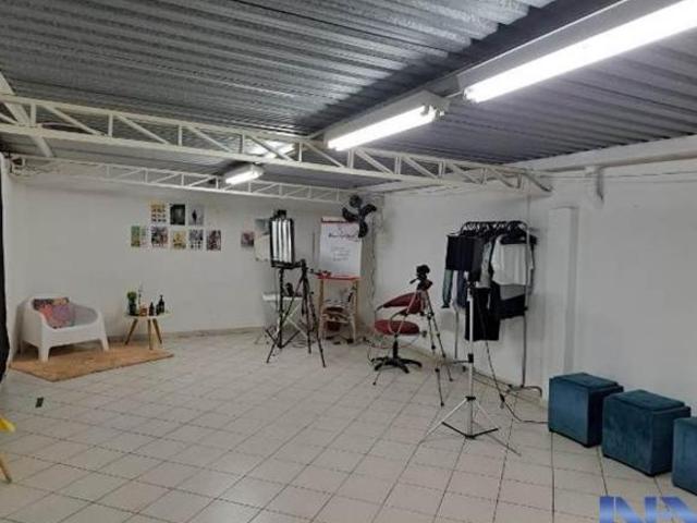 A 300 MTS METRO, REFORMADO, 8 SALAS