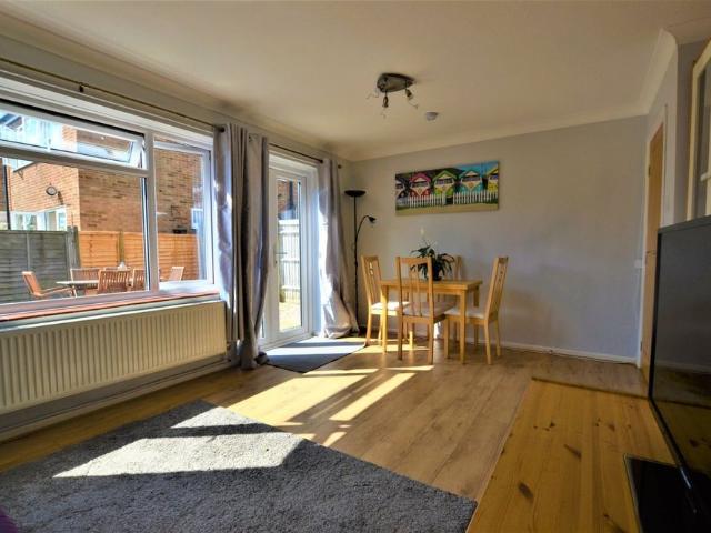A 3 Bedroom Semi Detached House Instruction to Let in Bexhill on Sea