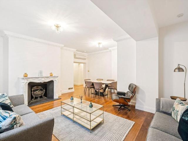 A 3 bedroom apartment to rent neighbouring The Royal Albert Hall, SW7