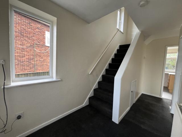 a 3 bedroomed semi detached property located on summerfield avenue waltham dn37 0nq