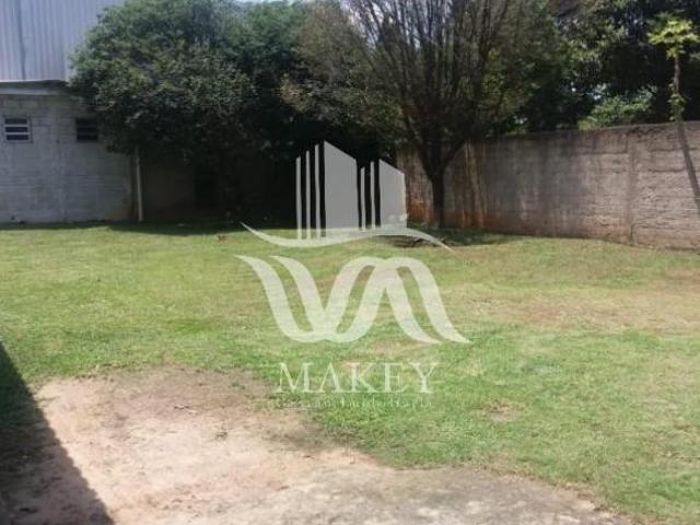 Ac. Financiamento. Chácara com casa de 2 dormitórios, amplo quintal e galpão comercial, área 1000m²