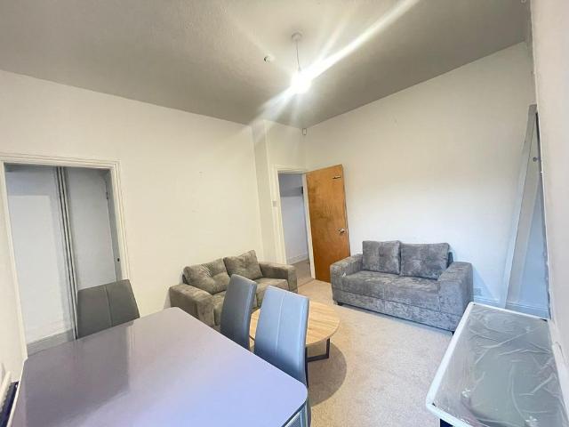 Acomb Street, Manchester M14 4 bed terraced house to rent £2,080 pcm £480 pw