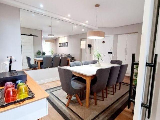 Aconchego e Elegância: 3 Dormitorios com Piso Vinilico de Madeira e Vista Livre