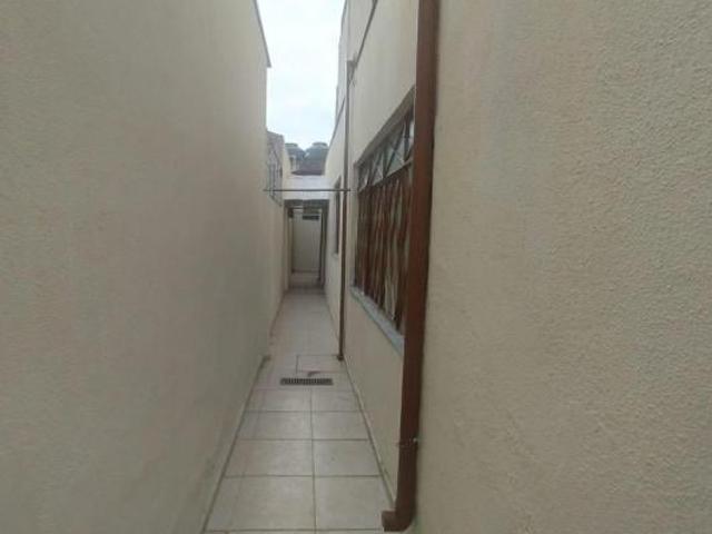 Aconchego e Praticidade: Sobrado na Santa Terezinha Espera por Você