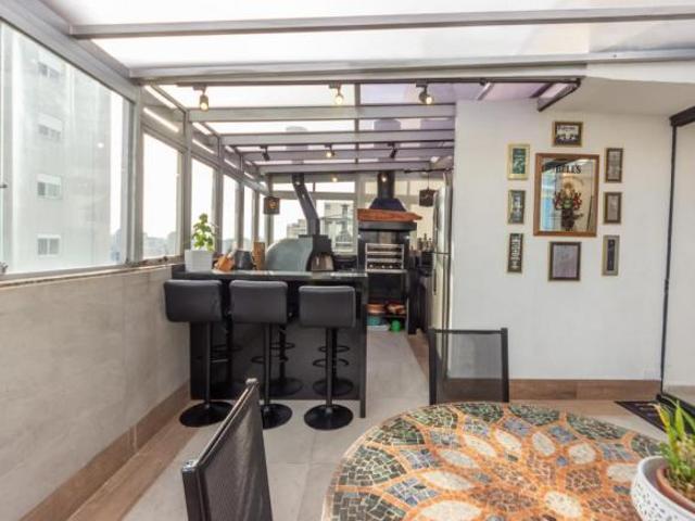 Atraente cobertura para venda em Vila Gumercindo com 4 quartos, sendo 1 suíte, 180m²