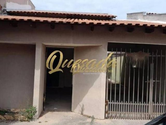 Aconchegante casa térrea, á venda, semi nova, 2 dormitórios, ar condicionado, quintal, 2 vagas cob