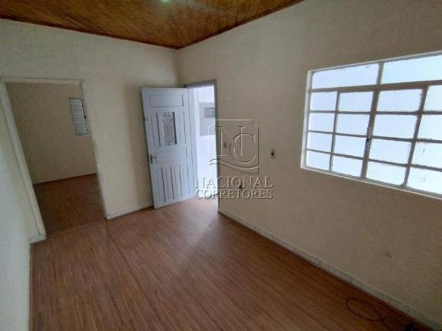 Aconchegante casa antiga à venda no Parque Novo Oratório com casa nos fundos