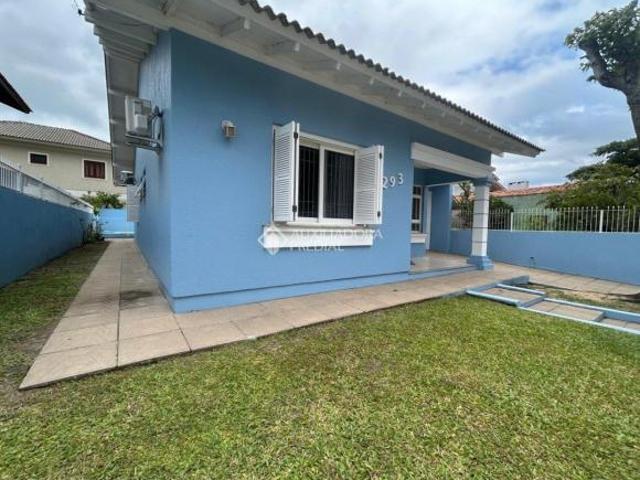 Aconchegante casa com piscina